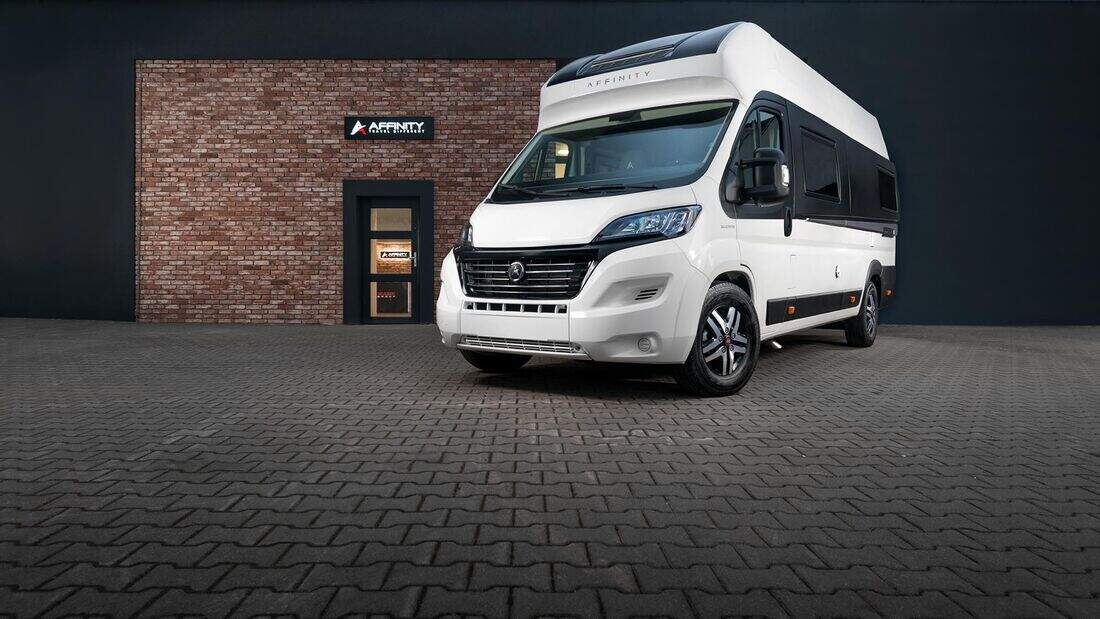 Top 10: Gefragte Wohnmobile und Campingbusse 2022 | promobil