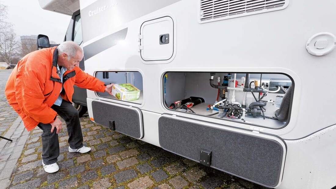 Test: 4 moderne Alkoven-Wohnmobile im Vergleich - Promobil