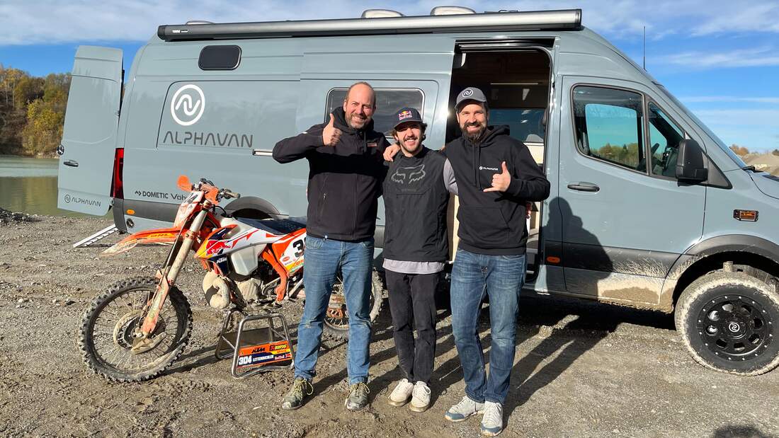 Offroad-Camper mit Motorrad-Garage: Alphavan 4x4 Active Line | promobil