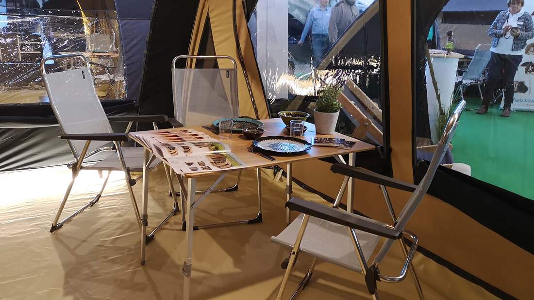 Cabanon Chamonix (2023): Dieser Faltcaravan bietet 8 Personen viel ...