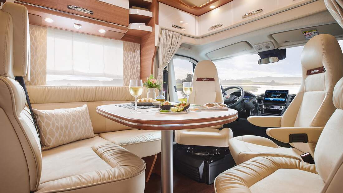 Carthago Chic C-Line T 4.9 LE auf Sprinterbasis & Neuheiten 2023 | promobil