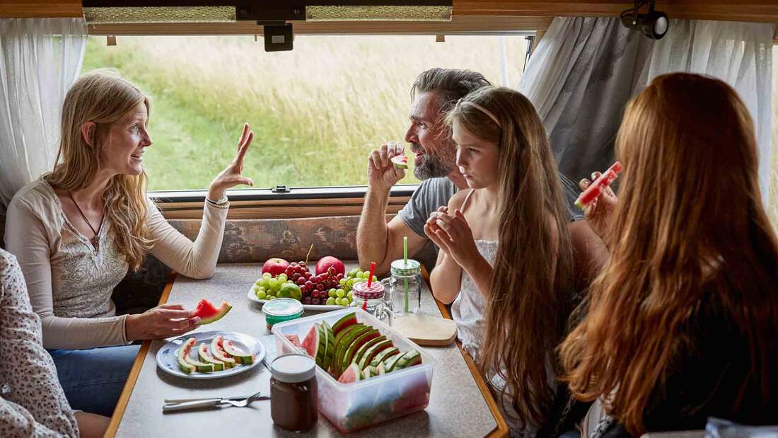 Camping-Basiswissen: 10 Tipps für Camping-AnfängerInnen | promobil