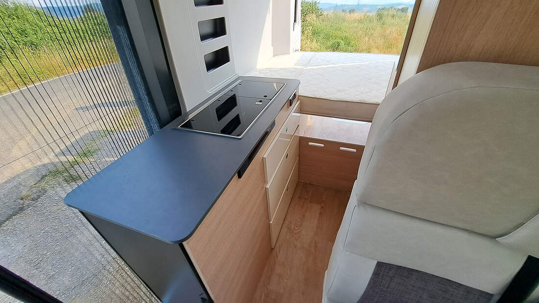 Neuer Campingbus Giottivan 60FT mit innovativem Schwenkbad | promobil