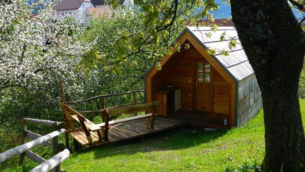 Glamping auf dem Bauernhof: Vom Safarizelt bis zum Zirkuswagen | promobil