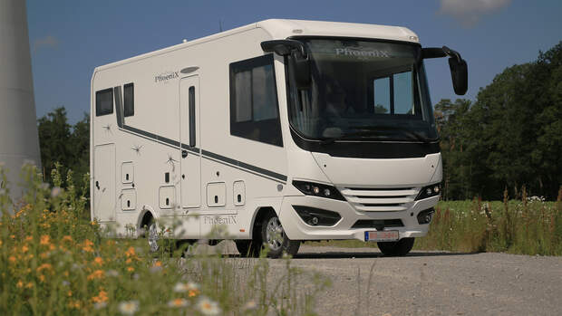 Phoenix Midi-Liner 7000 G : Luxus-Wohnmobil im Kurzformat | promobil
