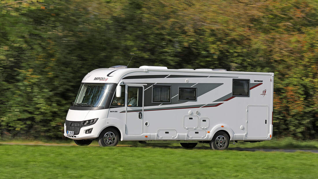 Integriertes Wohnmobil Rapido 8096 dF im Test 2024 | promobil