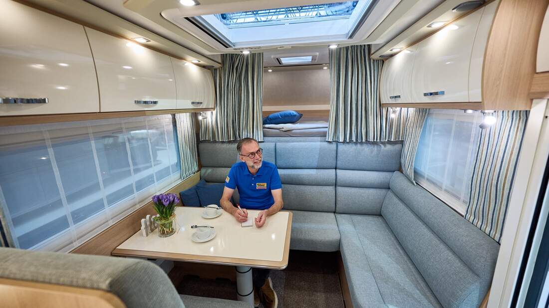 Phoenix Maxi Alkoven 8300 STX: Kinderzimmer im Wohnmobil | promobil