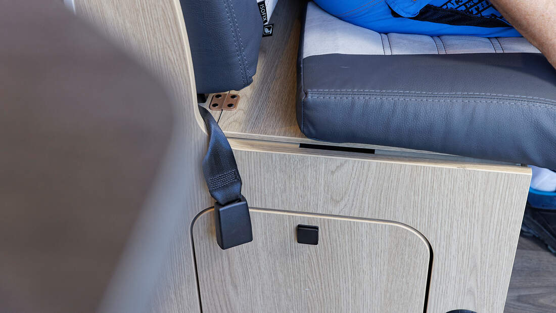 Test Sunlight Cliff 4x4 590 Ford Transit (2023) | promobil