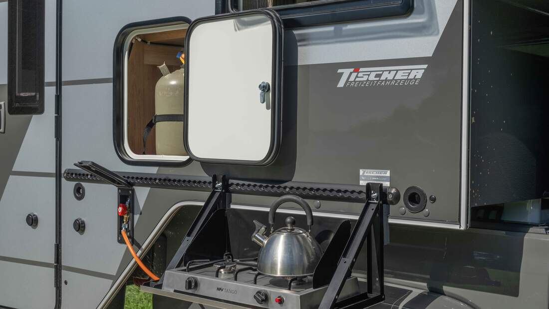 50-Jahr-Jubiläumsmodell: Tischer Box 230S Jeep Gladiator | promobil