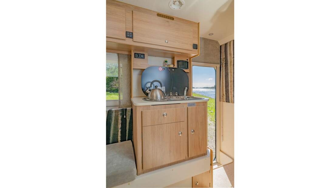 50-Jahr-Jubiläumsmodell: Tischer Box 230S Jeep Gladiator | promobil