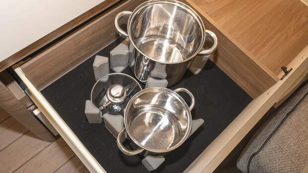 Ordnung im Caravan: Verstausysteme für Campingzubehör | promobil