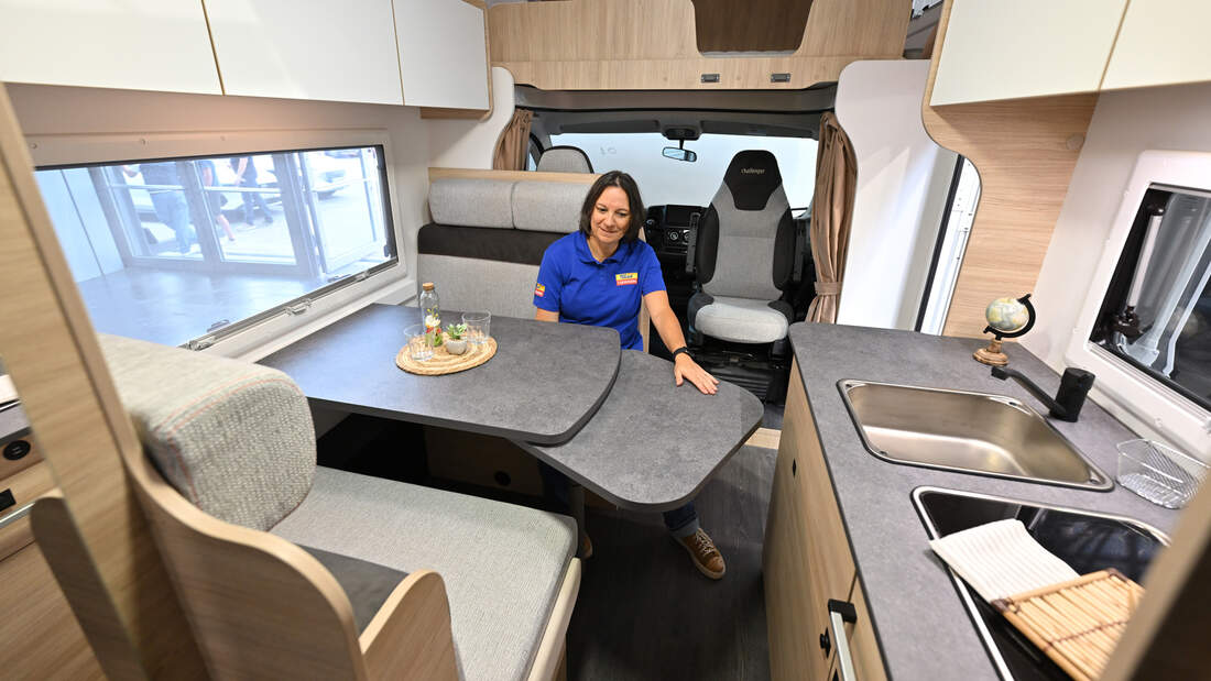 Challenger C387 (2025): Familienalkoven mit Einzelbetten | promobil