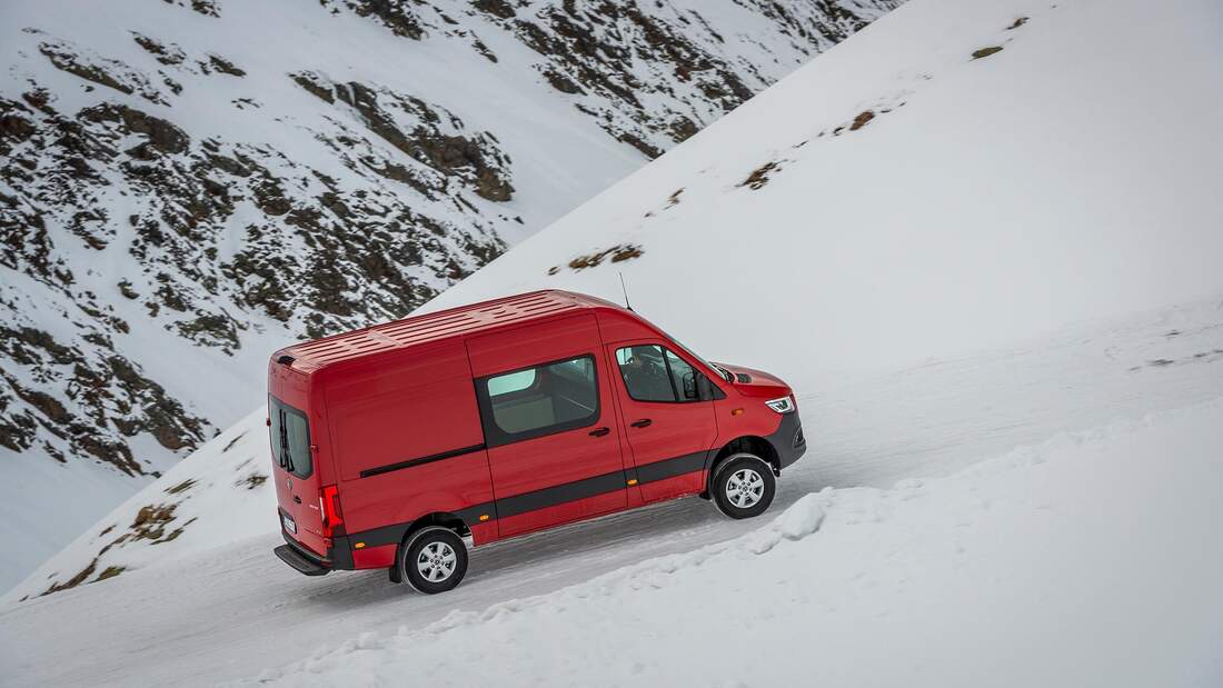 Mercedes Sprinter 4x4 Fahrtest: Über Schnee und Eis | promobil
