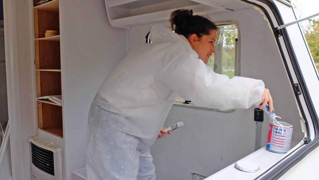 Caravan-Renovierung: Möbel und Wände richtig streichen