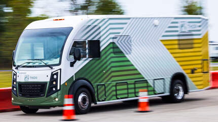 Erstes Wohnmobil mit Hybridantrieb von Thor Industries | promobil